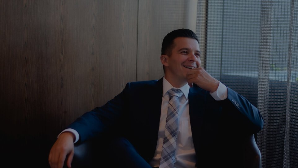 Conoce a Paco Jáuregui: Experto en Asesoría Empresarial